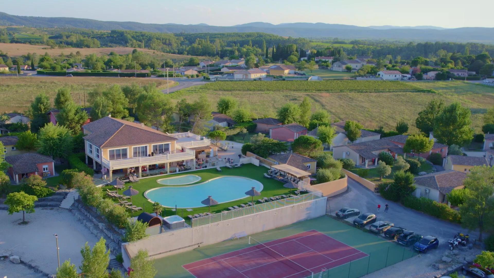 Domaine des Garrigues | Village de Gîtes Grospierres Ardèche